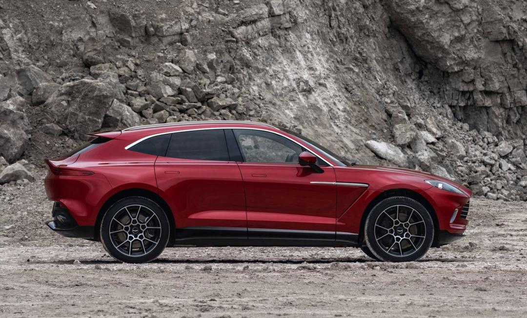 阿斯顿·马丁首款SUV将推衍生品，237.8万起售的DBX，给了绅士富豪新选择！_搜狐汽车_搜狐网