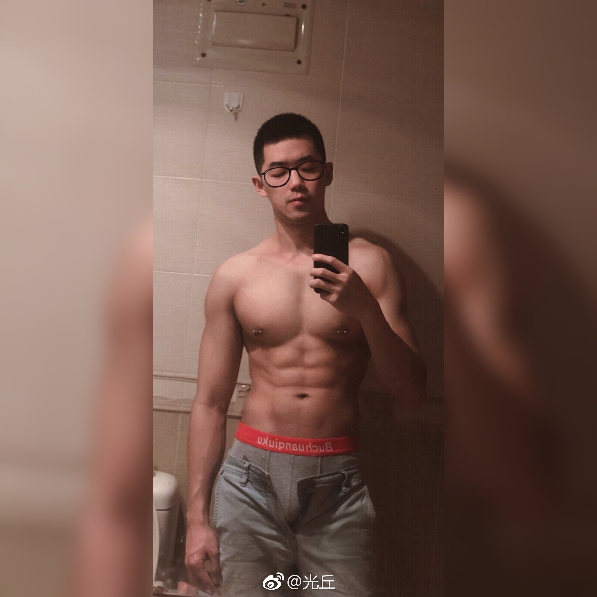 超级猛男大赏ii又大又壮的肌肉配上小眼睛寸头,简直太男人了 搜狐大视野 搜狐新闻