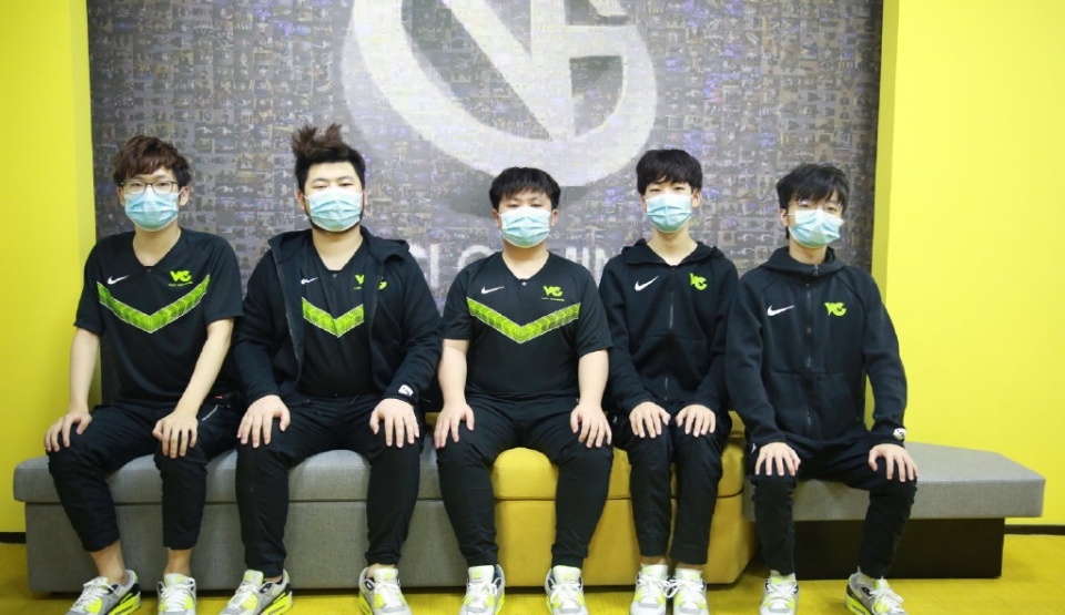 解说米勒谈LPL乱象：FPX被G2“奶死”，iBoy一番话令人“心酸”_比赛