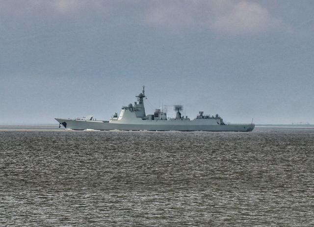 未来中国航母的护航主力——052D改进型_驱逐舰