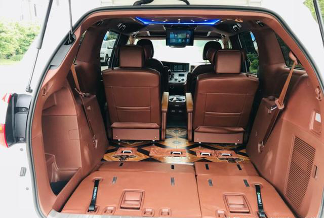 看完改装之后的丰田塞纳，想用TA的别克GL8跟我换，想都别想！_搜狐汽车_搜狐网