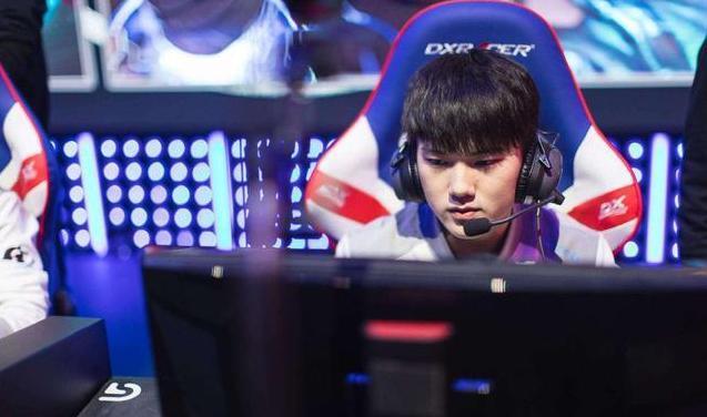 没有冠军又怎么样！UZI做得足够好，已经不欠lpl任何东西_uzi