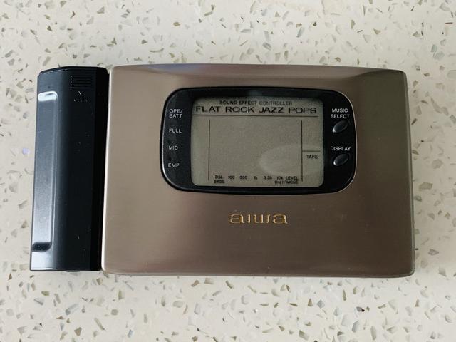追忆老机90年代的磁带机王者，日本爱华AIWA HS-PX1000不完全拆机_电池