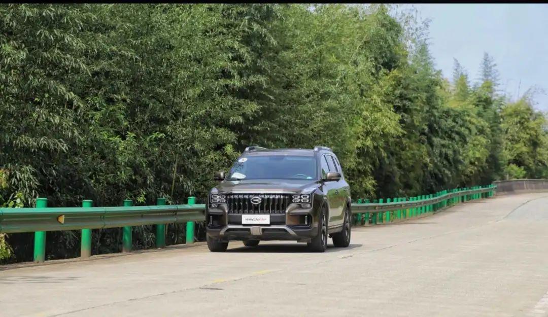 实力豪横，空间大动力强，开起来舒适——试驾广汽传祺GS8S_搜狐汽车_搜狐网