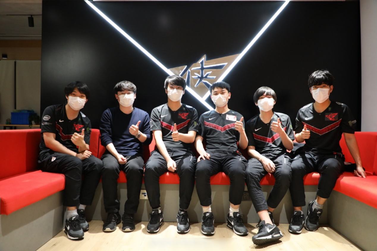 LPL春季赛预测： FPX vs RW，PX整体都状态非常好，RW这次吃力？_Haro