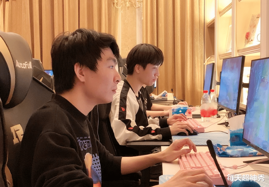 英雄联盟：又来了，RNG遭SN翻盘，官方用105字致歉_团战