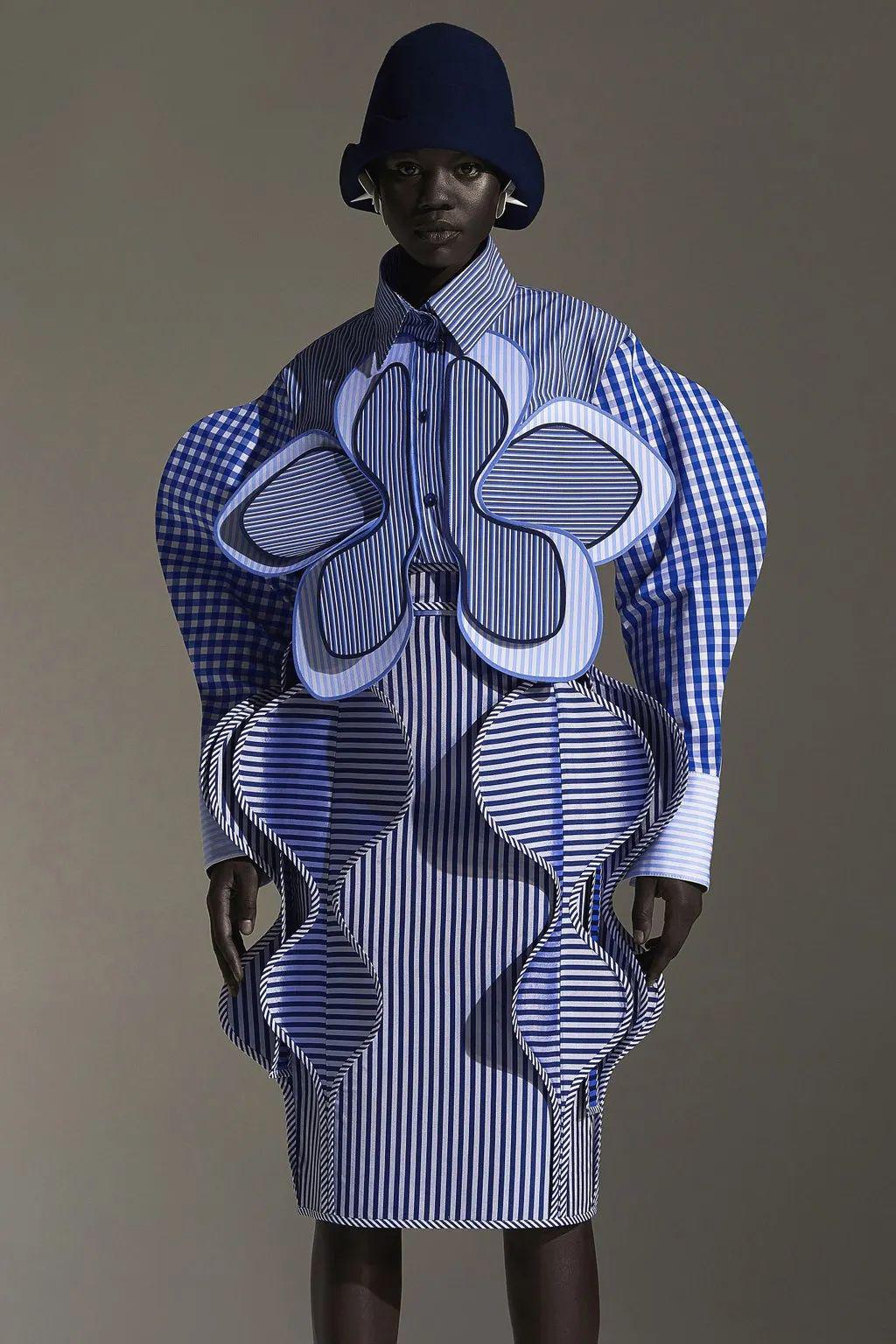 廓形灵感|时装上绽放的花花花花仙子立体廓形，美到心颤的大波浪设计与未来主义创新面料！_Robert