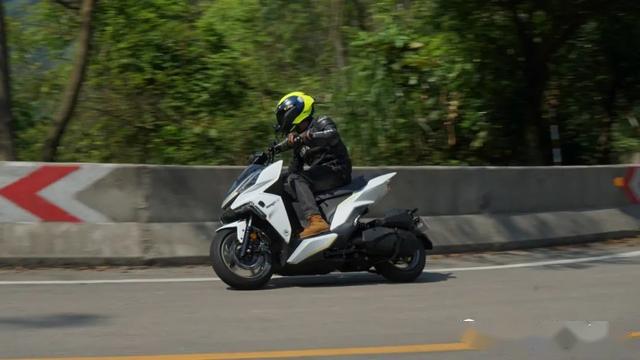 市售最强动力150cc级运动踏板，三阳 DRG158评测_搜狐汽车_搜狐网