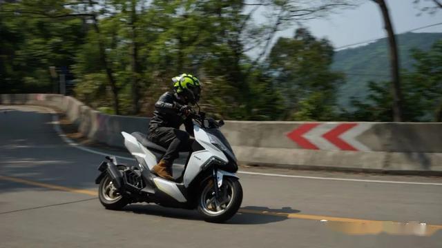 市售最强动力150cc级运动踏板，三阳 DRG158评测_搜狐汽车_搜狐网