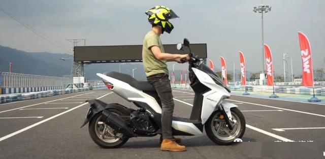 市售最强动力150cc级运动踏板，三阳 DRG158评测_搜狐汽车_搜狐网