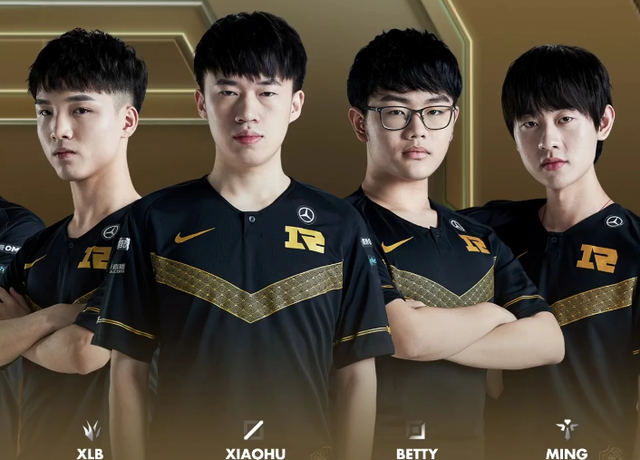 RNG试了很多战术，但是最佳体系，依然是围绕UZI来组建_uzi