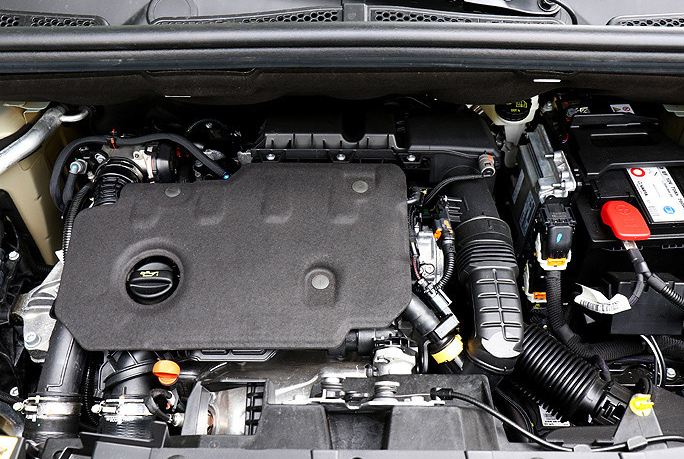 最新款法系家用MPV曝光！1.5T+8AT，车内空间比宝骏730宽裕！_搜狐汽车_搜狐网