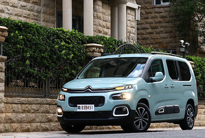 最新款法系家用MPV曝光！1.5T+8AT，车内空间比宝骏730宽裕！_搜狐汽车_搜狐网