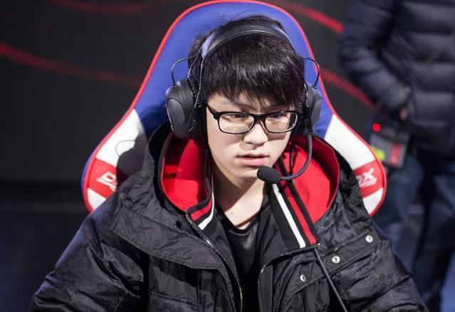 RNG前队员聚会！Uzi和小明再现经典，Mlxg爆料EDG买Meiko_meiko