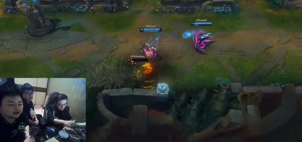 JDG2-0FPX拿到赛点，德云色搞事情：喝红酒吃牛排解说上流_比赛