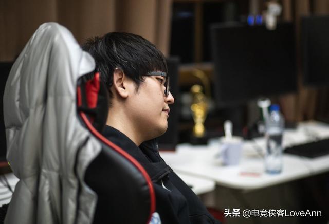 “不进反退”的S9冠军：夏季赛FPX需要撕破自己哪些伤口？_Khan