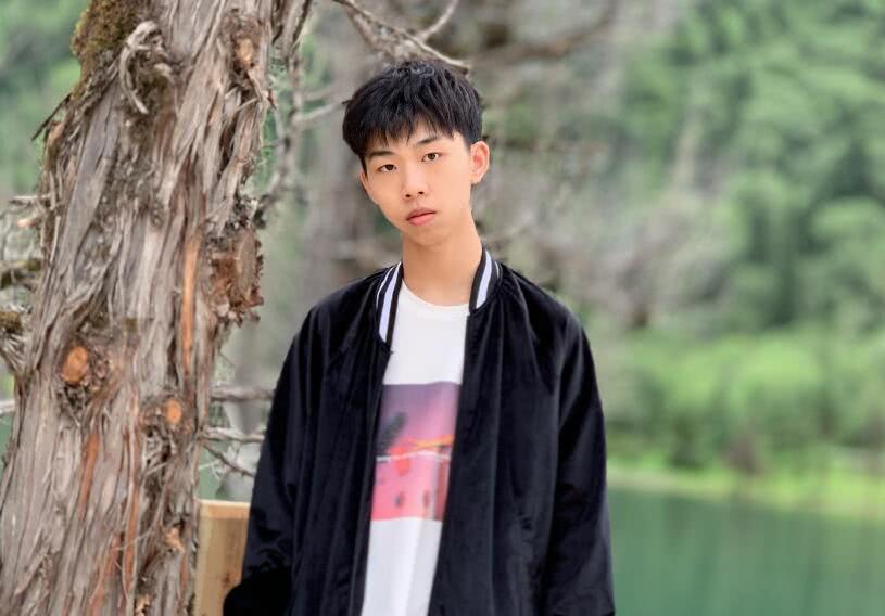 比Mad98加入SMG更让人期待的是XDD会不会加入4AM_韦神