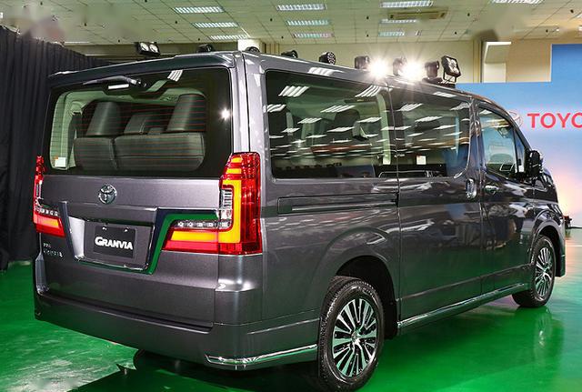 最实惠丰田家用MPV来了！2.8T动力+6AT，空间宽裕比奥德赛还给力_搜狐汽车_搜狐网