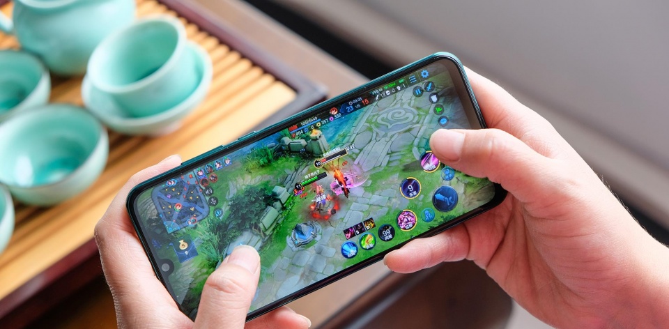 手机续航界的“扛把子”！荣耀Play4T Pro使用两天不充电：真得强_小时