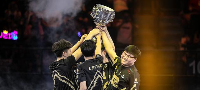 LPL历届冠军回顾：御三家取8冠，两家包揽春夏冠军，一队已消失_战队