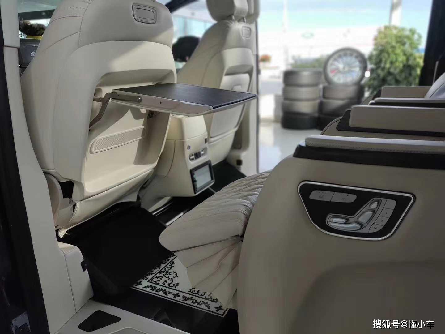 迈巴赫VS980商务车 迈巴赫高顶V260L 为尊贵礼仪而生_搜狐汽车_搜狐网