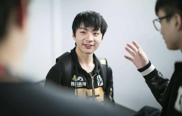 RNG“弃子”Able为何节奏不断？LETME爆料内幕：这人真的很夸张_able