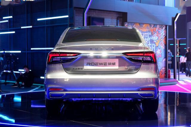 或将推出插电混动版车型 荣威i6 MAX与iM8首次亮相_搜狐汽车_搜狐网