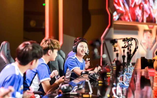 KPL：Alan回eStar参加训练有望首发，网友：不看好又一个背锅侠_比赛