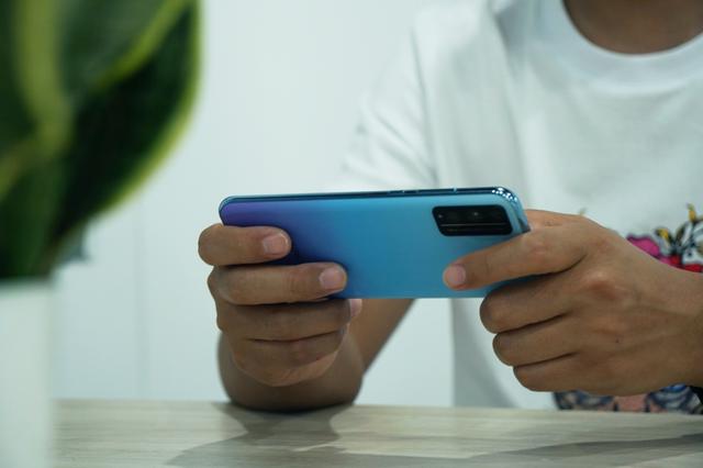 跑分31万的荣耀Play4T Pro吃鸡实测，压枪与涨分都是有技巧_游戏