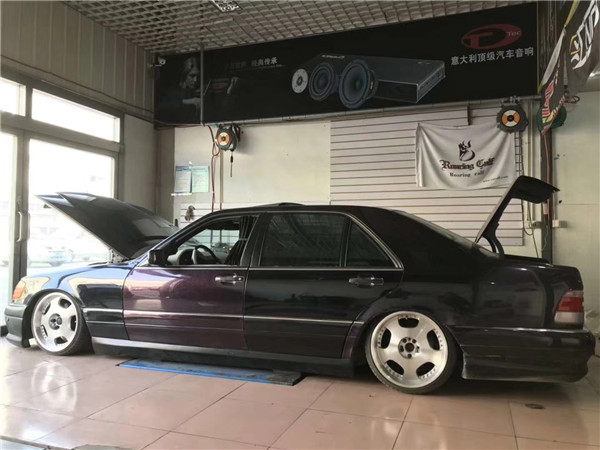 虎头奔低姿态改装 奔驰W140安装AIRBFT气动避震辉煌一生_搜狐汽车_搜狐网