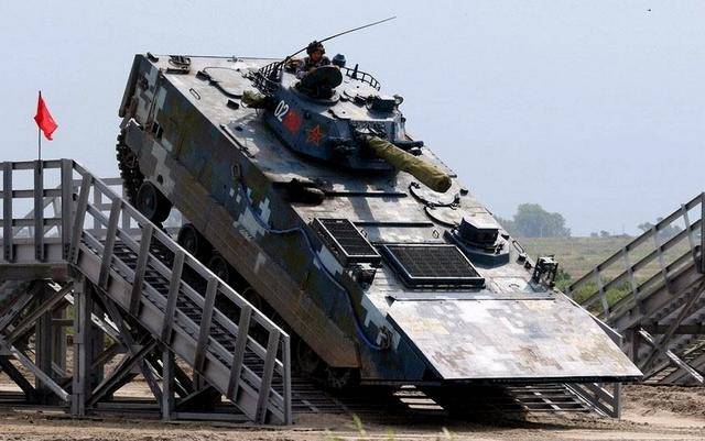 zbd05两栖步兵战车-千图网