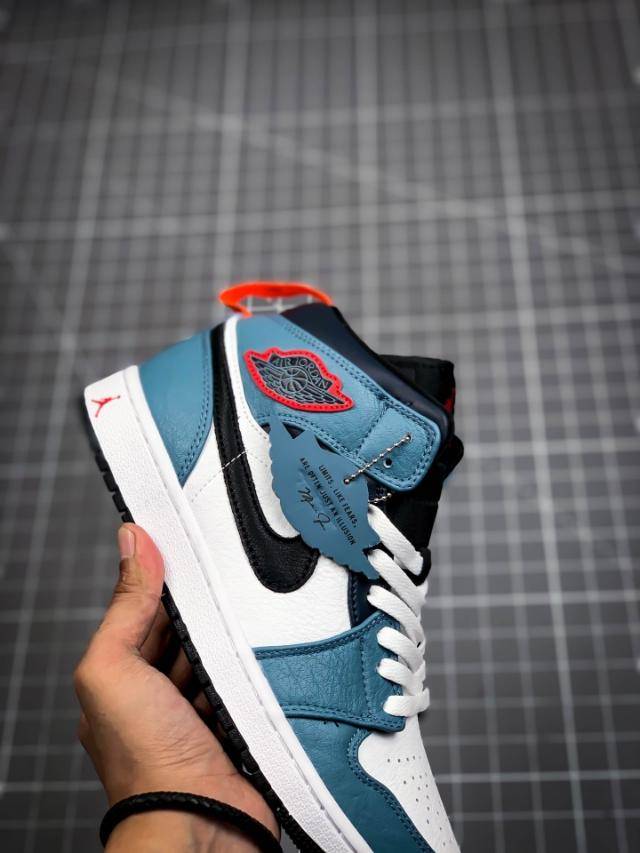 aj1浅蓝,aj1冰蓝,深蓝浅蓝_大山谷图库