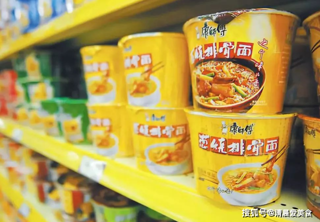 它是康师傅、统一最大竞争“对手”，年产60亿包方便面，你吃过吗_白象