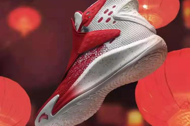 国产品牌怎能不加入春节大作战呢，KT5也推出春节配色，接地气！_Anta