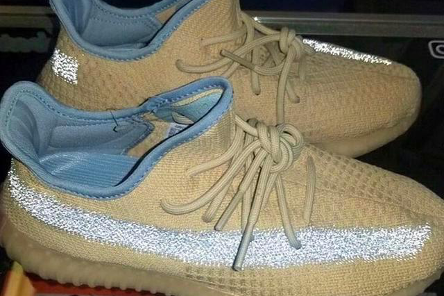 夏天喜欢穿亮眼配色的朋友们，请看这几款鞋子_Yeezy