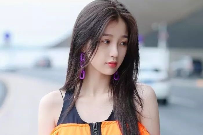 为什么一些女生特别不好意思花男朋友的钱?觉得是人情女孩子