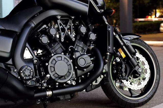 VMAX、R1/R1M，Yamaha 旗舰车型国内现身-搜狐大视野-搜狐新闻