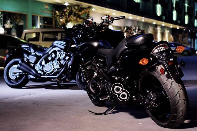 VMAX、R1/R1M，Yamaha 旗舰车型国内现身-搜狐大视野-搜狐新闻