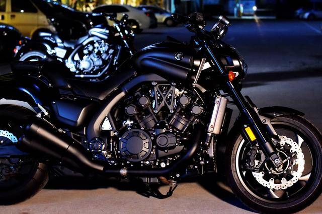 VMAX、R1/R1M，Yamaha 旗舰车型国内现身-搜狐大视野-搜狐新闻