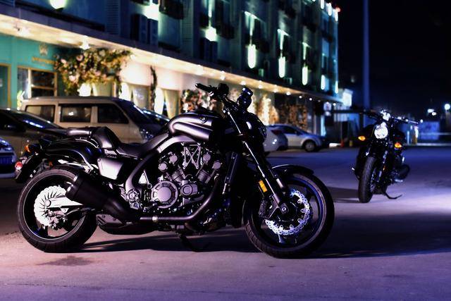 VMAX、R1/R1M，Yamaha 旗舰车型国内现身-搜狐大视野-搜狐新闻