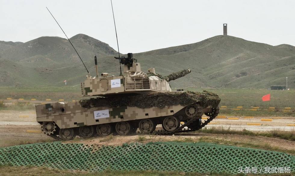 火力全开——VT4、VT5坦克装甲日打靶百发百中-搜狐大视野-搜狐新闻