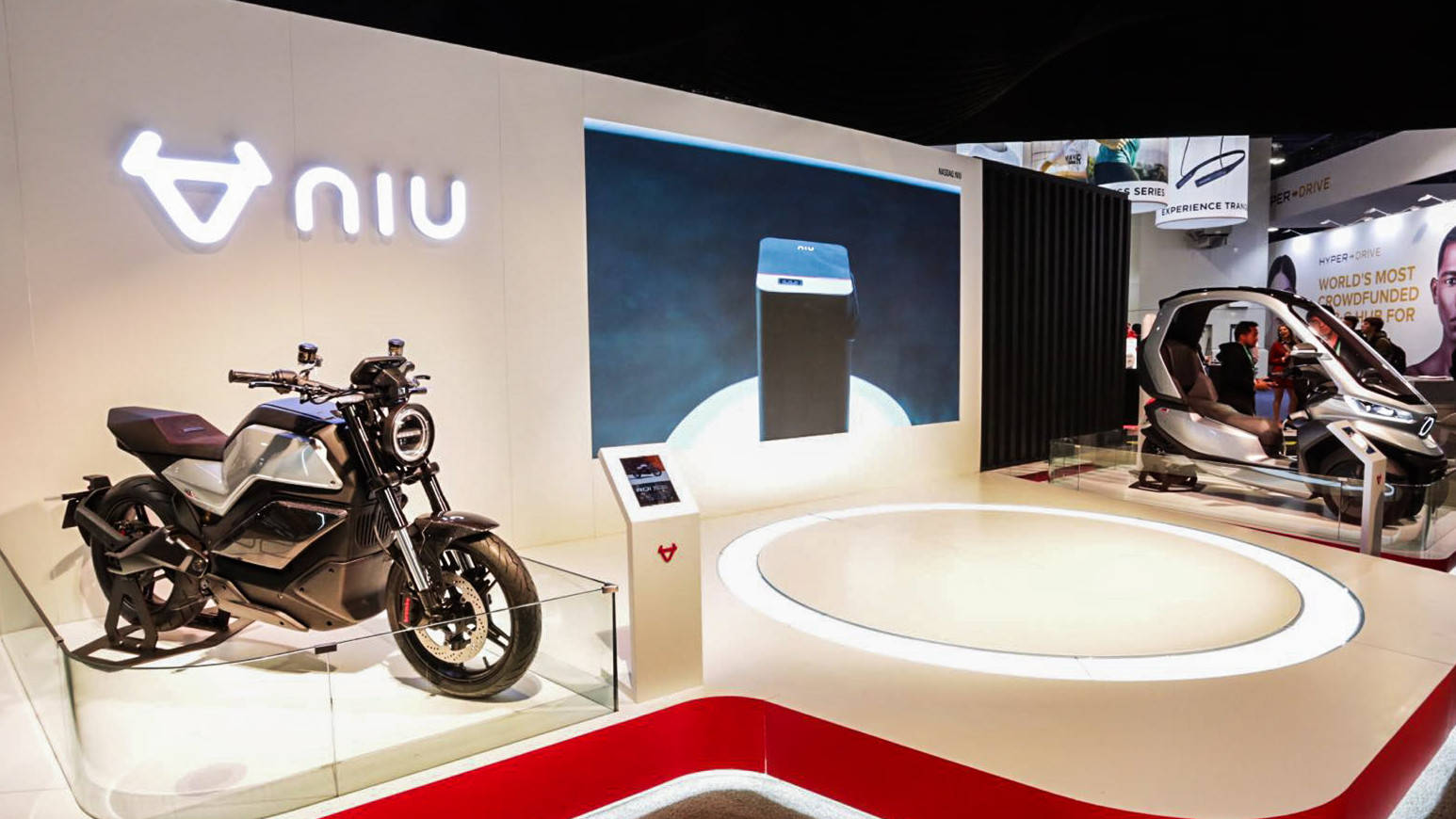 更强的小牛来啦！首创自动驾驶TQi和极速160的RQi发布 -搜狐大视野-搜狐新闻