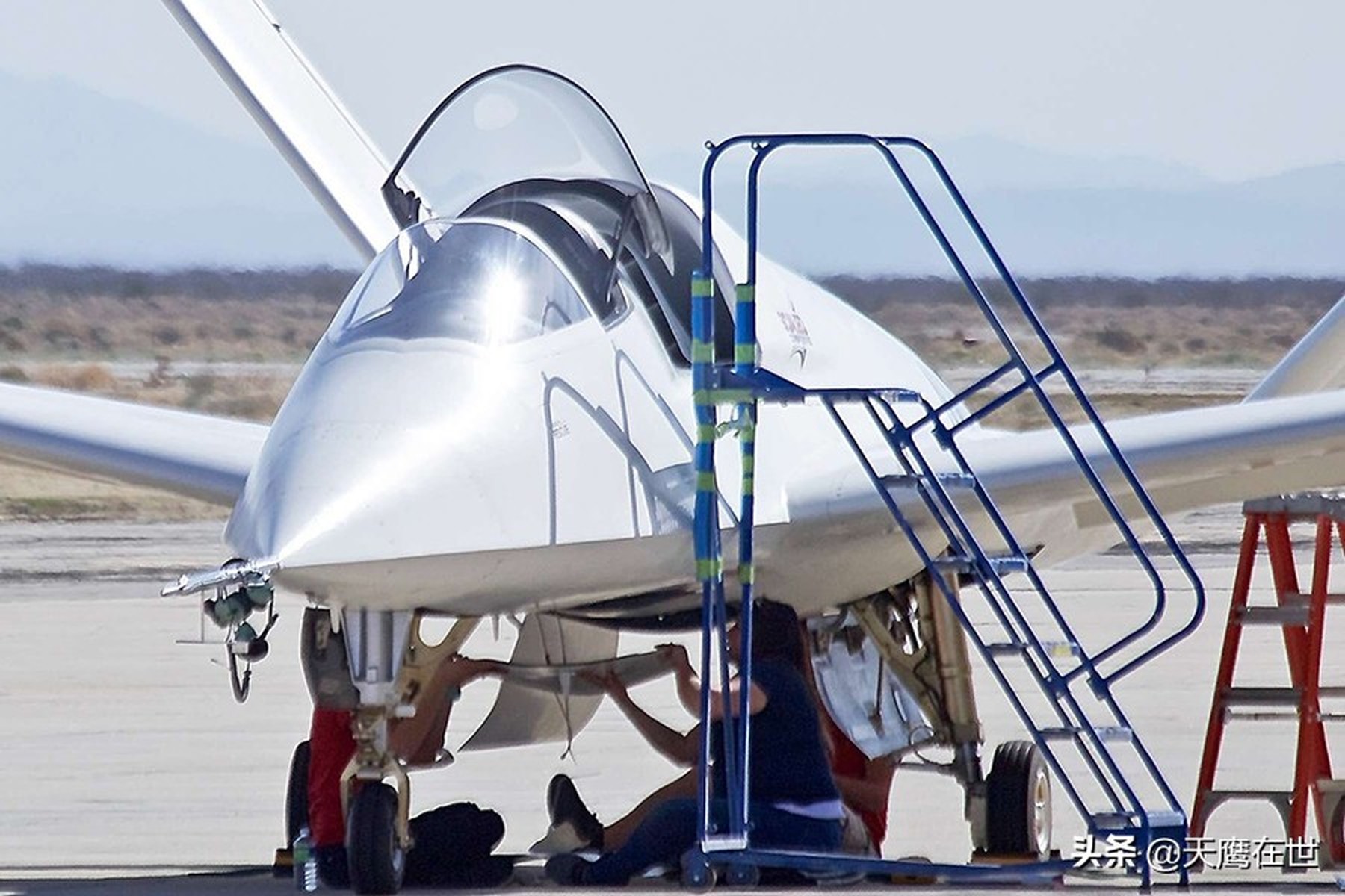 六代机雏形？美国诺格公司试飞N401XP验证机，竟然没有发动机？