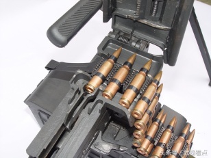 武器丨国产CS/LM 4型通用机枪，华约制式弹药-搜狐大视野-搜狐新闻