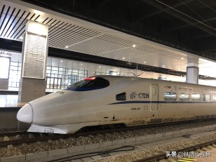 统型CRH2A“和谐号”动车组，南宁铁路局主力列车，外号“带鱼”-搜狐大视野-搜狐新闻