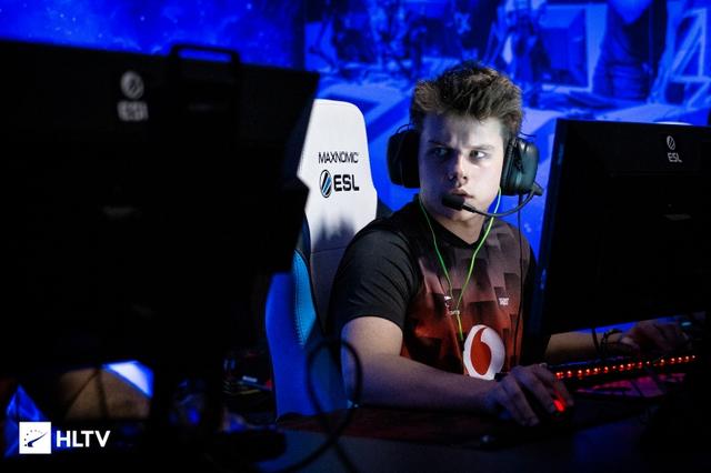 CSGO：frozen——我基本上就是睡觉、上学、打CS_mouz