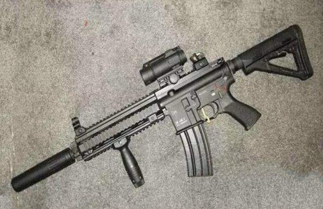 M416的绝妙搭配？垂直握把不是首选，战术枪托不可或缺_配件
