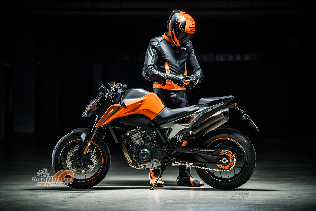 12.68万，原装KTM790 DUKE国内售价公布，并列双缸引擎依旧很暴躁_搜狐汽车_搜狐网