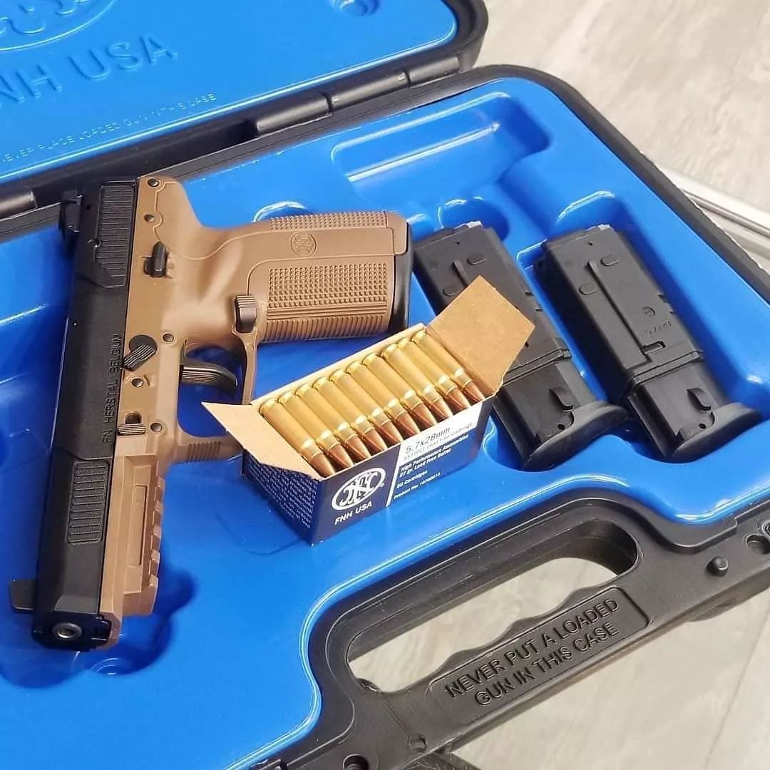 【手枪界的威猛先生】比利时FN57手枪图集_卡宾