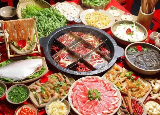 重庆火锅的九宫格到底起什么作用？你确定你用对了吗？_铁锅